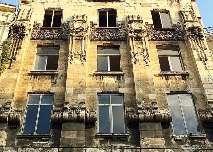 İstanbul keşifleri: Beyoğlu’nda iki tarihi apartman – TURUNCU DERGİ